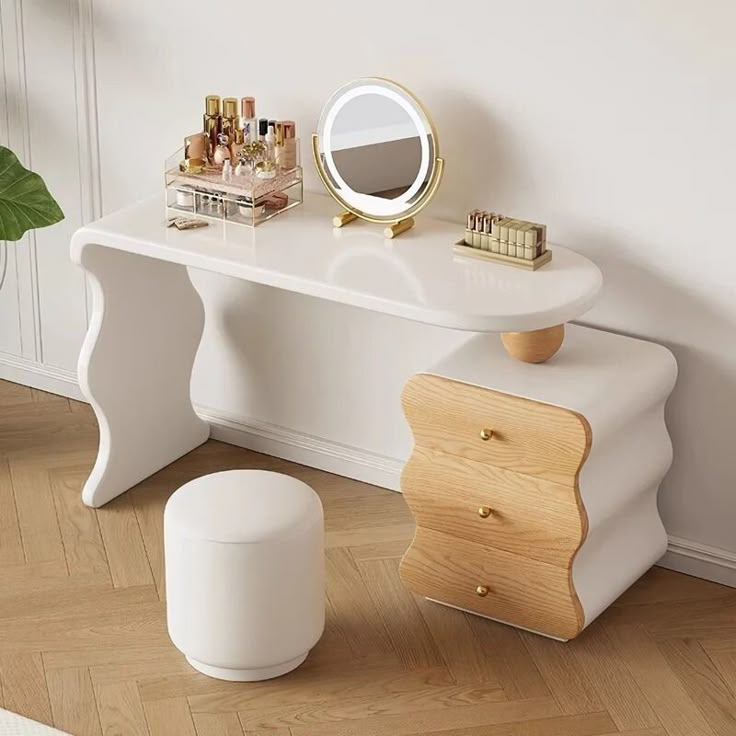 Luva Dressing Table with Curved Legs & Drawer Set
